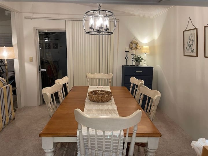 Relaxing Home In Quiet Henderson Neighborhood - Gilligans island, Clarksville