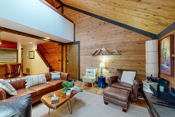 Inviting 3br Dog Friendly | Pool | Hot Tub - Sunriver, OR