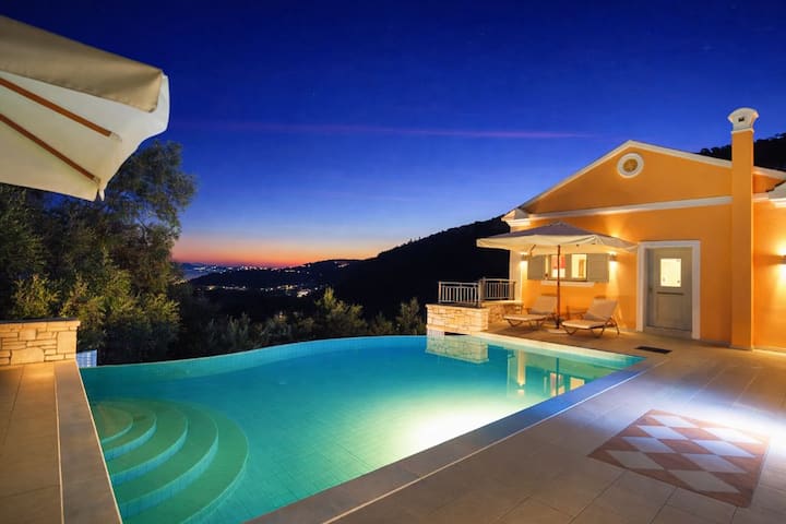 Villa Twenty Two, Sea & Sunrise Views - Ksamil