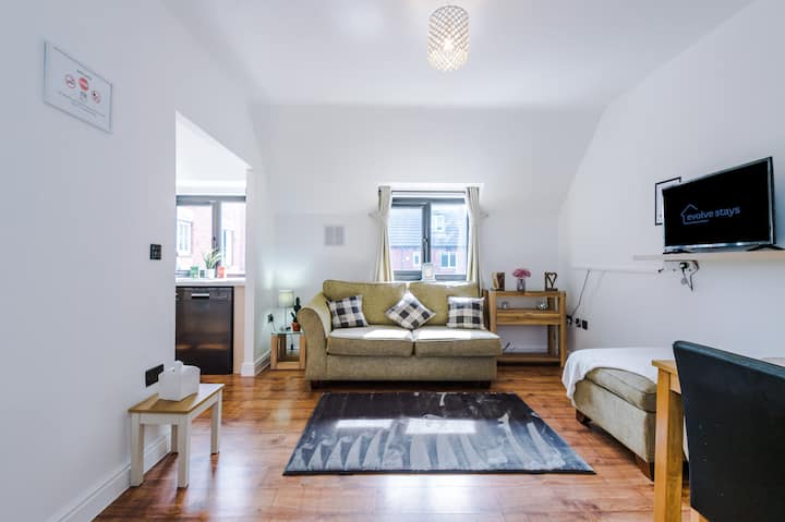 Bright 3br Warrington Home Near Golf & Sailing - Gulliver's World Theme Park