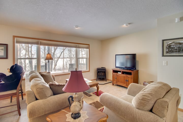 Family Nature Haven! Waterfront Pelican Lake Home - Clear Lake, Dalton