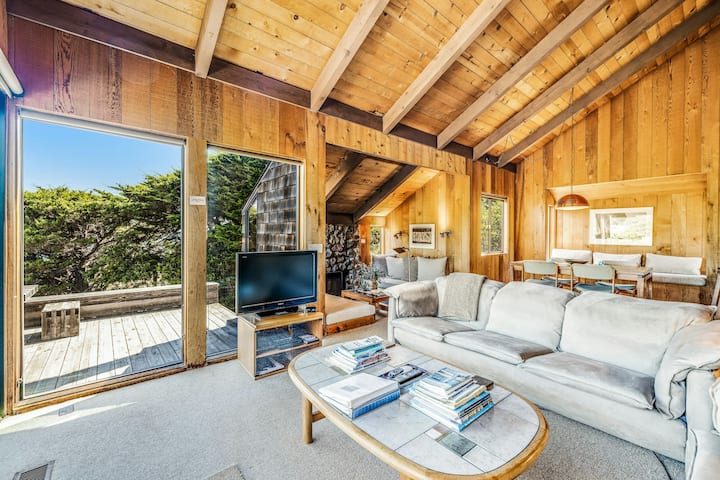 Walk To Beach 2br Oceanview | Fireplace - Sea Ranch, CA