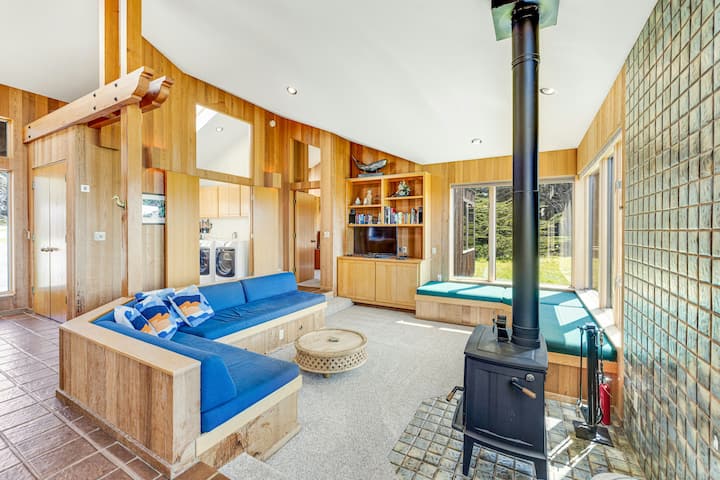 Gorgeous 3br Oceanview | Pool | Woodstove | Deck - Sea Ranch, CA