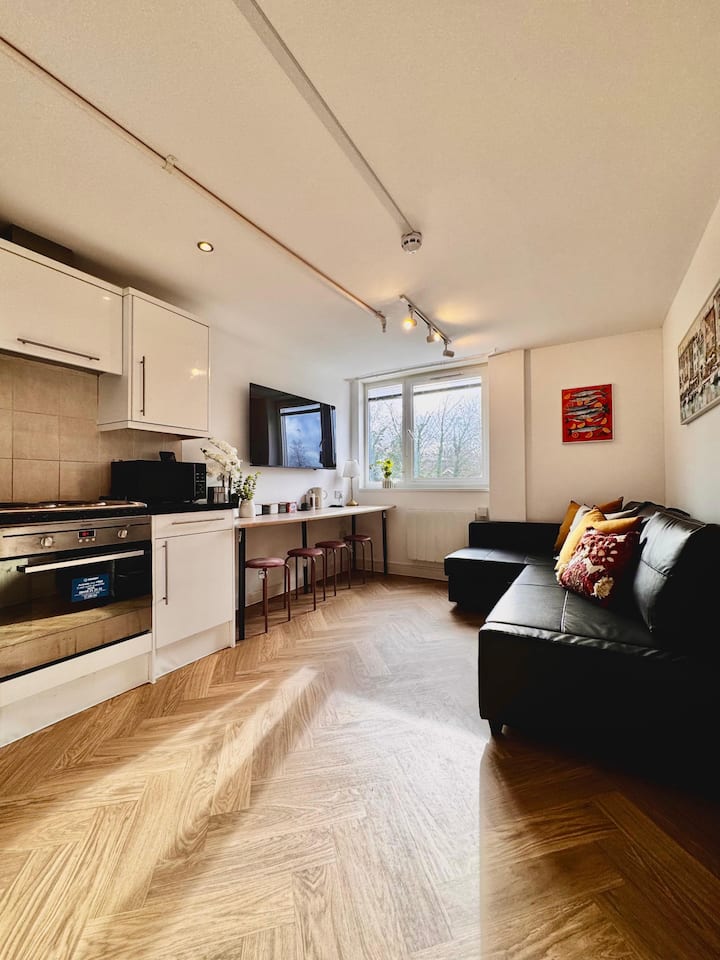 Apartment | Kitchen, Living Room, Parking, Central - Andover, KS