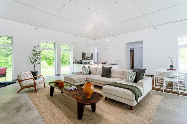 New: Serene Home - 100 Acres W/ Waterfall & Hiking - Livingston Manor, NY