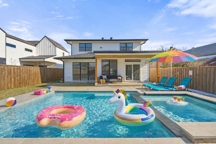 Urban Family Oasis With Heated Pool, Spa & Yard Ne - Dallas, TX