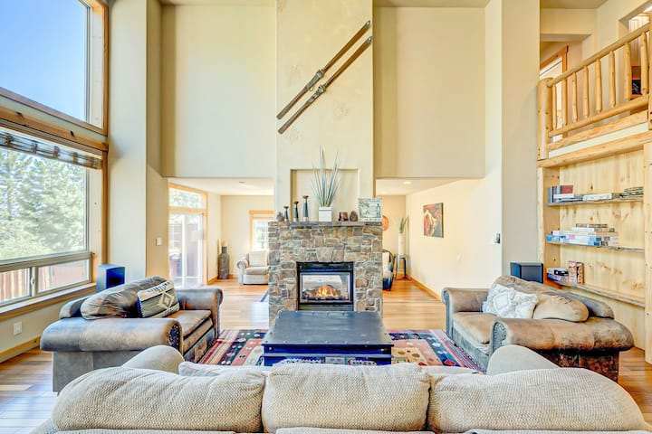 Spacious 4br Dog Friendly | Pool | Hot Tub - Truckee, CA