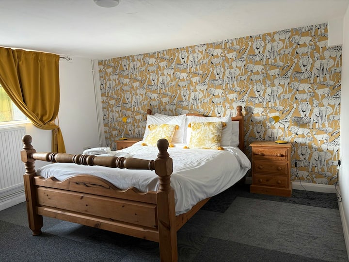 Catain Howey - Double - Shared Bathroom - Dungeness