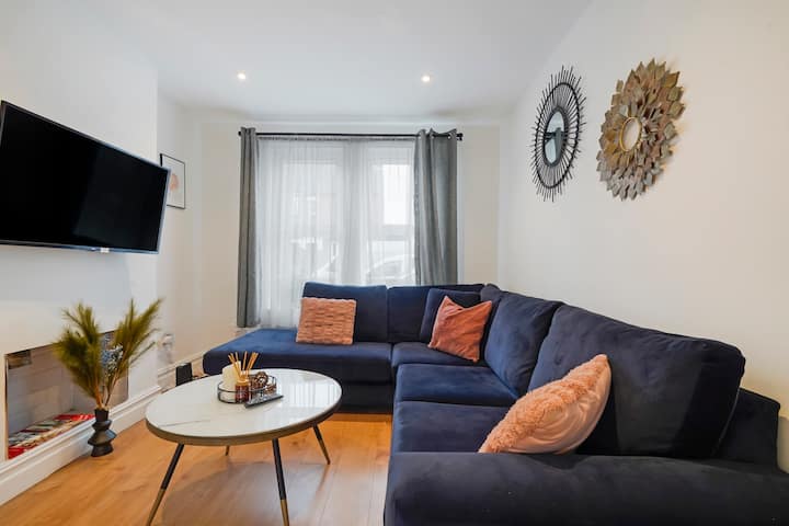 Bright 3br Home In Bedford, Sleeps 5 - Bedford