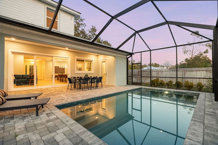 Private Heated Pool, Sleeps 10 | Blossom Bay - Sarasota, FL