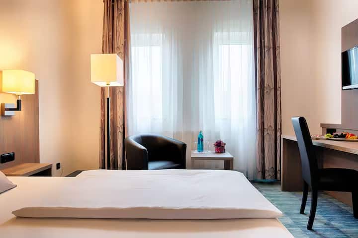 Pet-friendly Room - Stylish & Relaxing Getaway! - Bochum