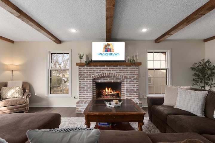 5king Beds; 1 Queen 6br+kingbeds_air Hockey_fifa 2 - Shawnee, KS