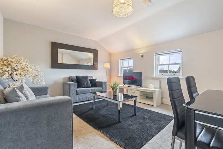 Derby City Living | 2-bedroom Flat | Sleep 6 - Derby, UK