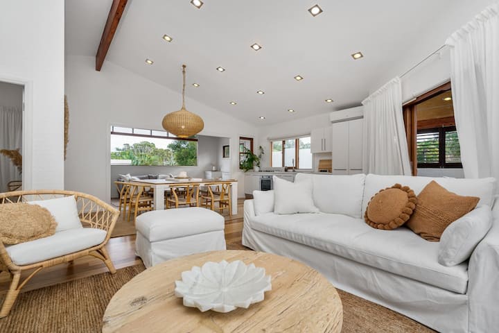 East Coast Escapes | Villa45 - Byron Bay