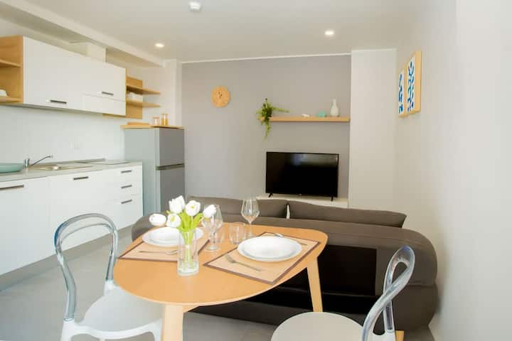 Awesome 1 Bed Apt With Terrace & Pool Access - Phuket district, Thailand