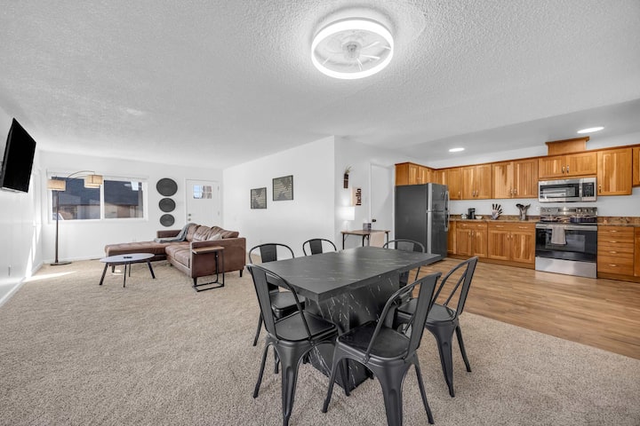 Sunny Side Retreat|sleeps 15 - Sparks, NV