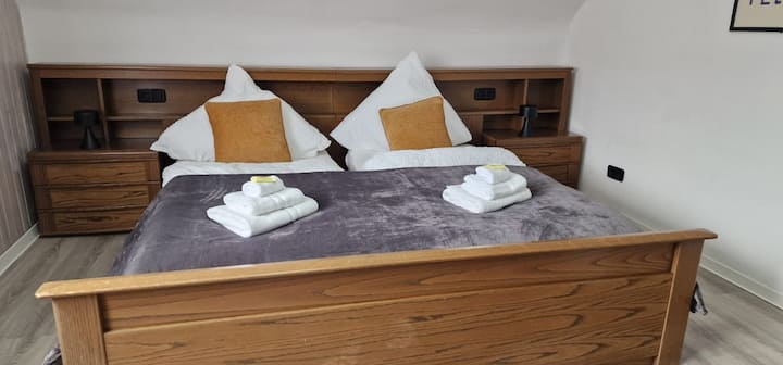 M B Homes Schlatt Fewo2 - Hechingen