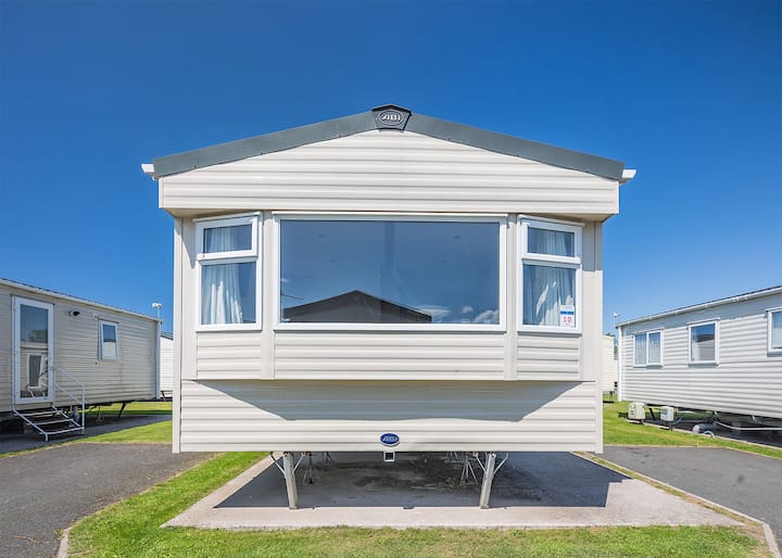 Bronze 2 Bedroom Caravan, Sleeps 6 - Shanklin