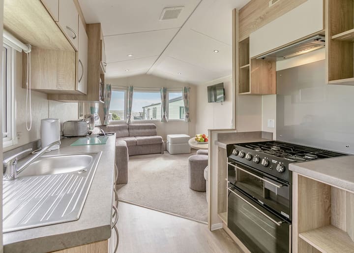 Bronze Caravan 6 - Camber Sands