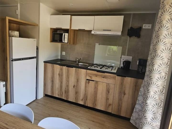Mobil Home Avec Terrasse à Charlieu, 6 Personnes - Charlieu