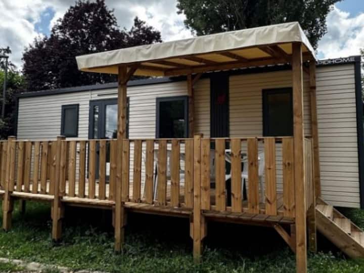 Camping Charlieu, 3 Pièces, 6 Pers. - Charlieu