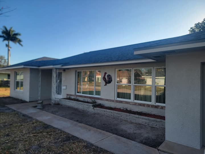 Manatee River Bungalows - 2 - Bradenton