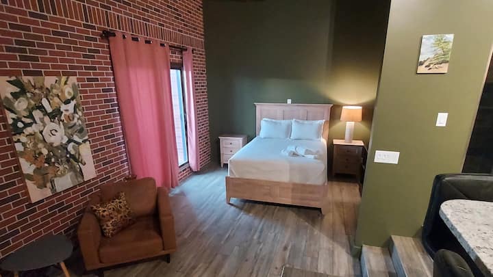 Metropolitan Loft 200 - Red Deer