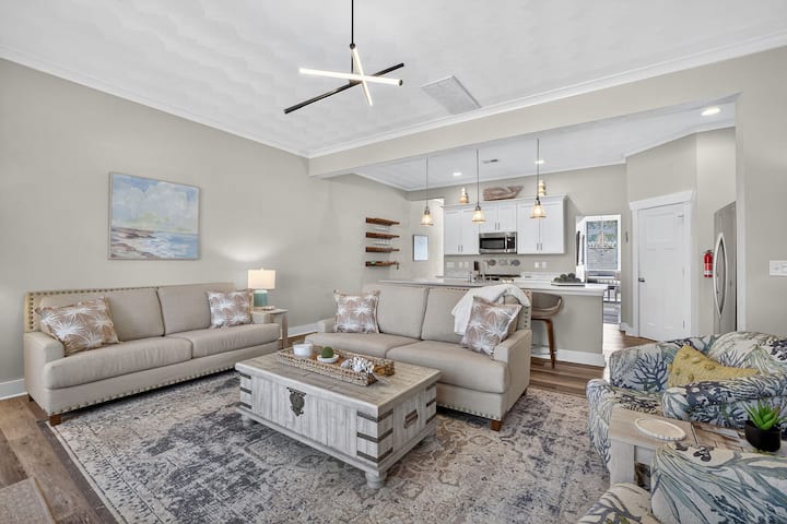 Group‑friendly 4br • Prime Location - Virginia Beach, VA