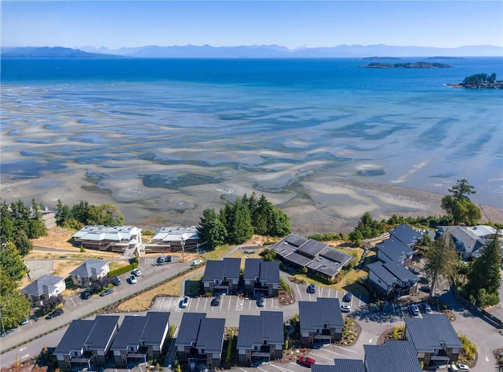 Sunridge Beachside Retreat By Emr Vacation Rentals - Parksville