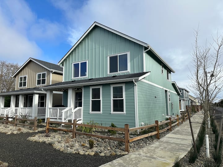 Come And Sea - Oyhut Bay Seaside Resort - Ocean Shores, WA