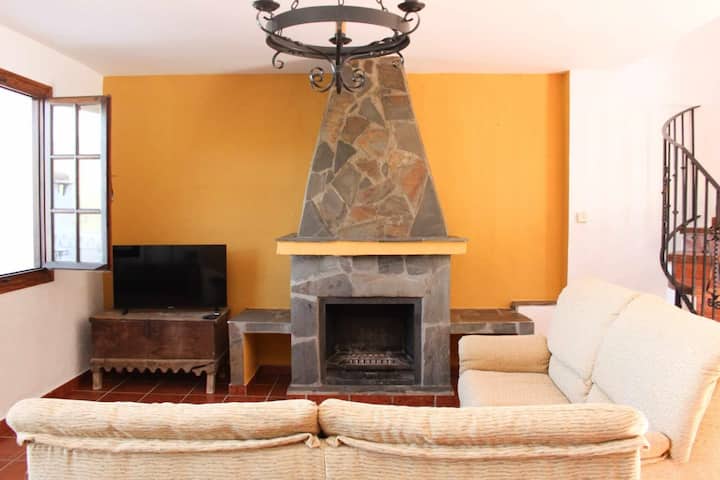 Alpujarra Apt. Pool, Views, Terrace & Fireplace - Cádiar