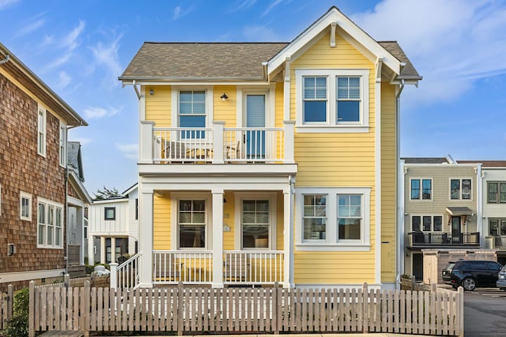 Seabrook's Lemon Drop: Steps Way From Town Center - Copalis Beach, WA