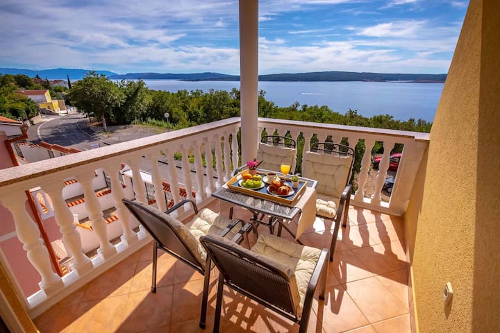 Appartement De Vacances Avec Balcon Et Vue Sur La - Crikvenica