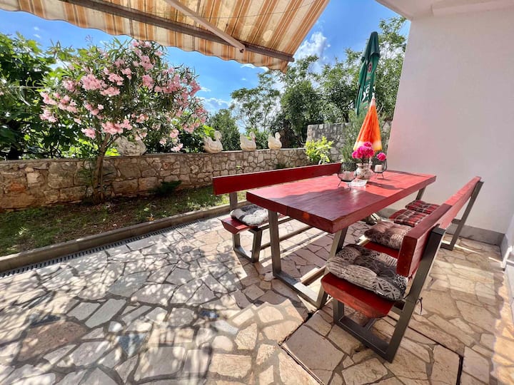 Appartement De Vacances Avec Terrasse - Crikvenica