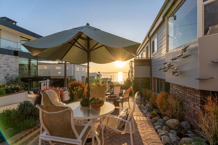 Serene Home W/ Partial Ocean Views | Walk To Beach - Manhattan Beach, CA