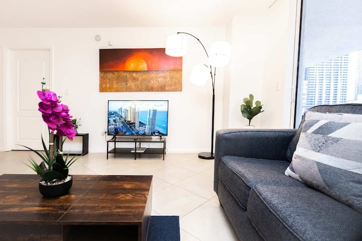 Stylish Brickell 1br • Free Parking • Sleeps 6 - Miami, FL