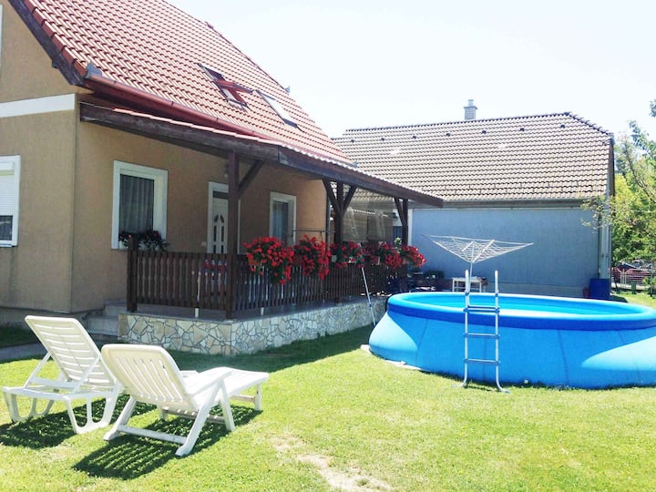 Holiday Home With Pool, Air Conditioning And Wi-fi - Lake Balaton