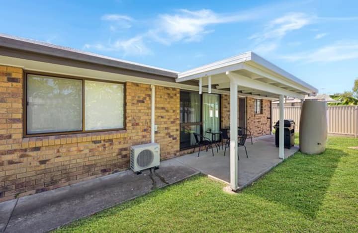 Family Stay In Mount Warren Park – Walk To Parks - North Coast