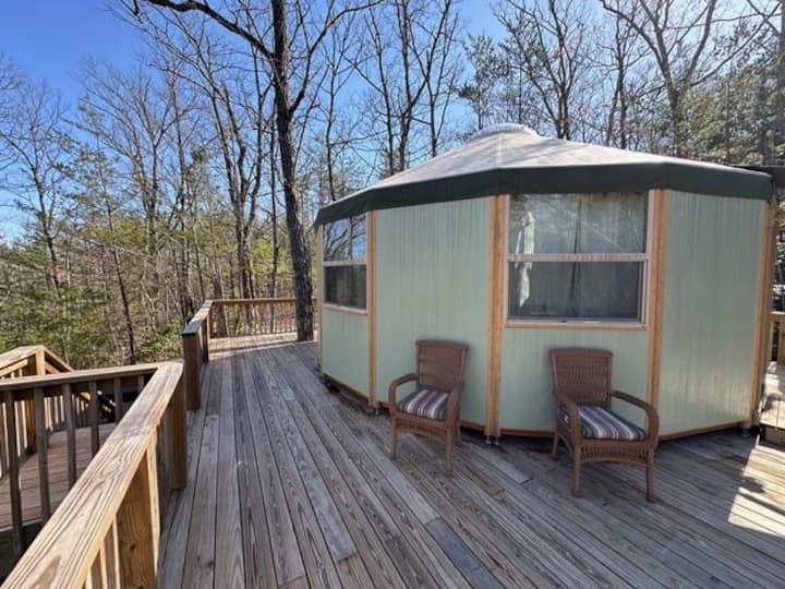 Stargazer Yurt: Mountain Views & Private Hot Tub - Maryville, TN