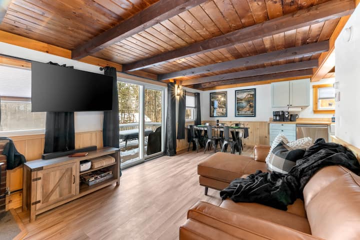 Hot Tub,king Bed,dogs W/pequawket Beach Access! - New Hampshire (State)