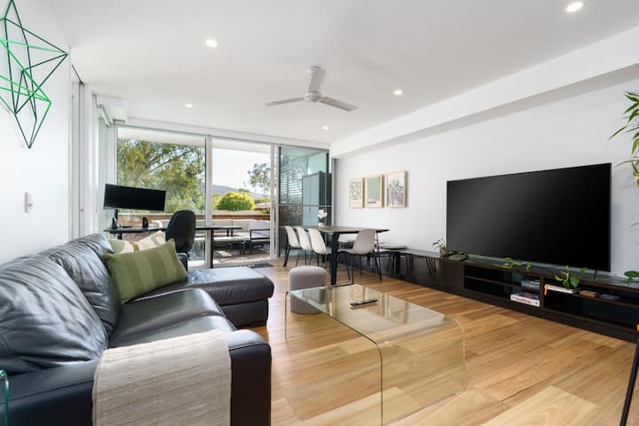 Quiet Modern Apartment In Prime Location - Canberra