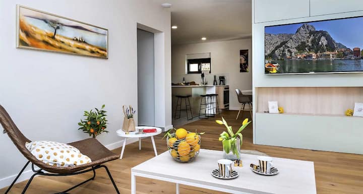 Serene Luxury Retreat Overlooking Omiš - Omiš