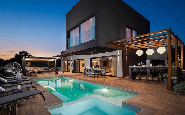 Coastal Luxury Retreat Near Trogir - Rogoznica