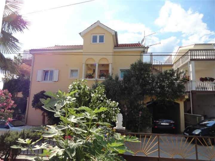 Charming Apartment Zorana With Balcony - Vodice