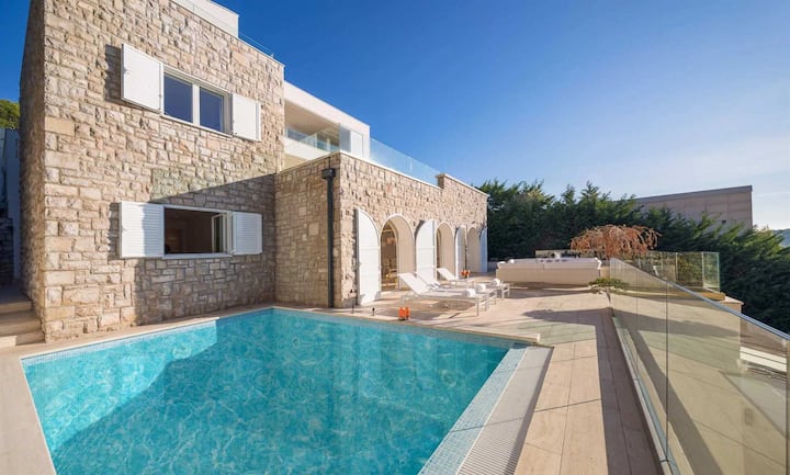 Elegant Adriatic Retreat Near Primošten - Primošten