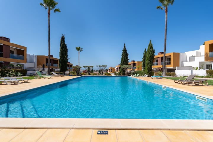 Vitismar Ii Com Piscina, Jardim E Garagem - Guia