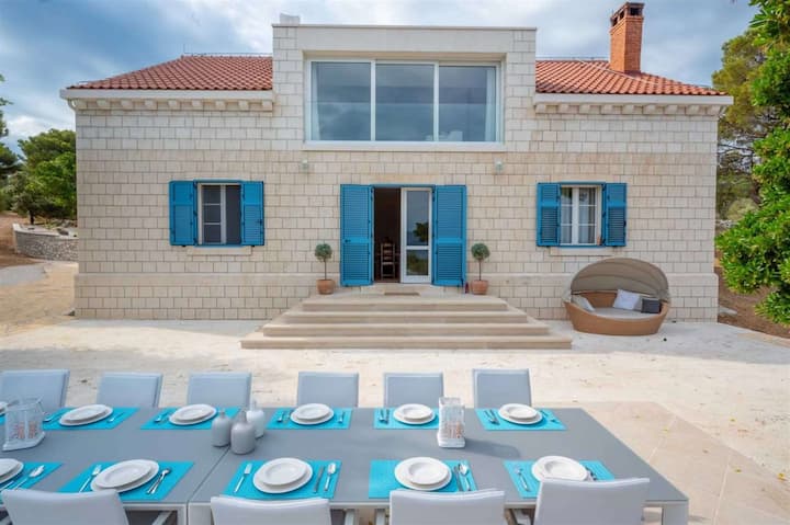 Peaceful Brač Villa Surrounded By Nature - Omiš