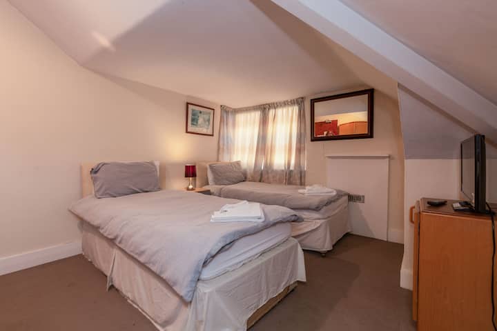 Twin-budget-salle De Bain Partagée - Watford