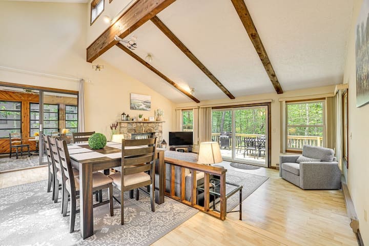 Poconos Hideaway W/ Resort Amenities - Gouldsboro Lake, PA