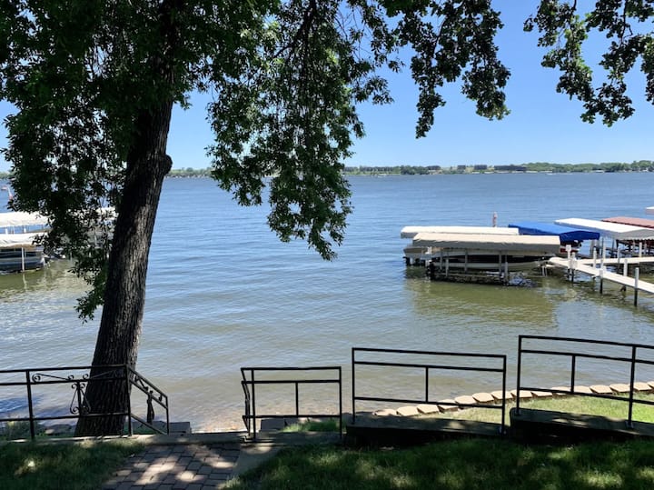 Cabin On East Lake W/boat Hoist - Okoboji, IA